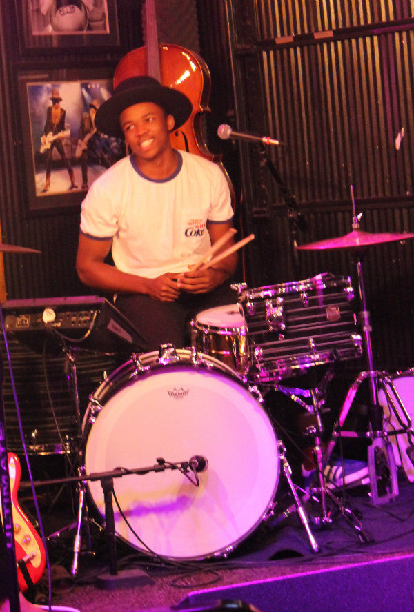 Pop Soul & Rock N Roll – The New Respects – American Blues Scene