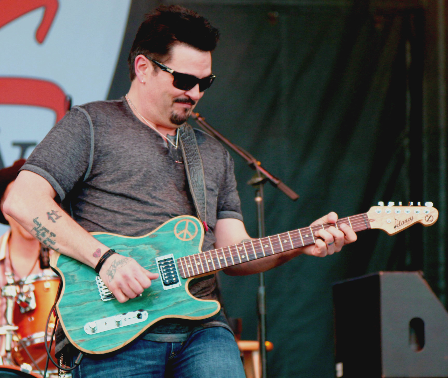 WORLD PREMIERE MUSIC: Mike Zito “First Class Life” – American Blues Scene