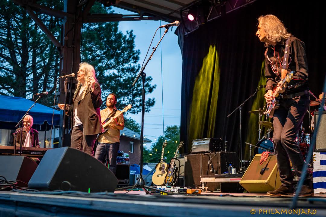 Patti Smith & Her Band Play First Show In 18 Months (Part 4 – Out Of ...