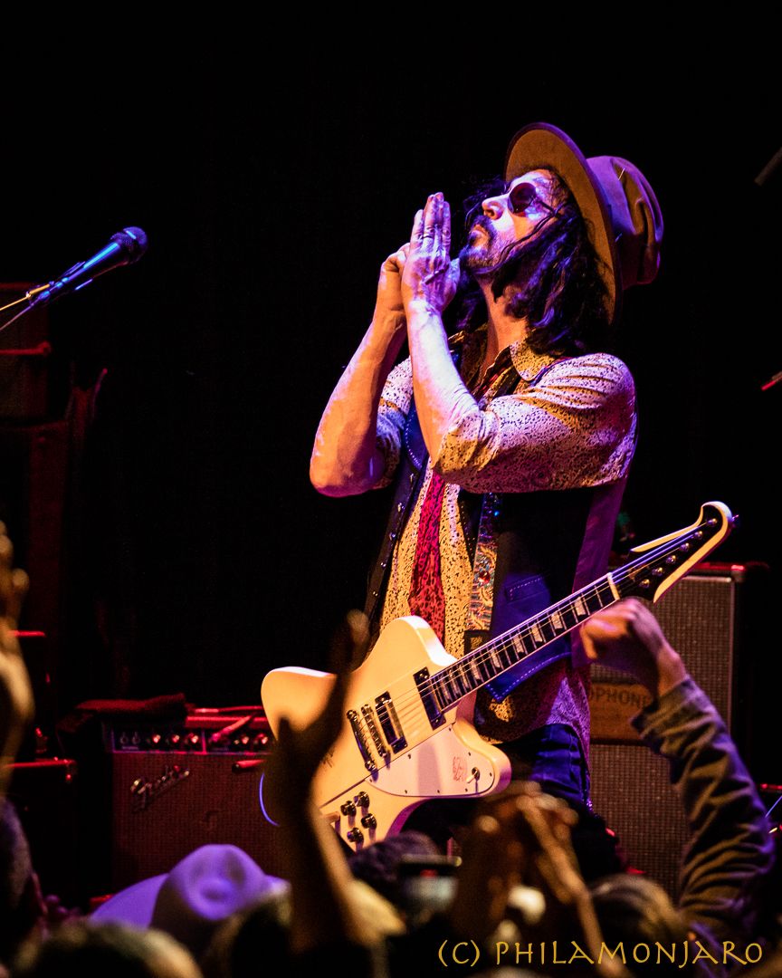 Mike Campbell & the Dirty Knobs Bestow Rock and Roll Healing – American ...