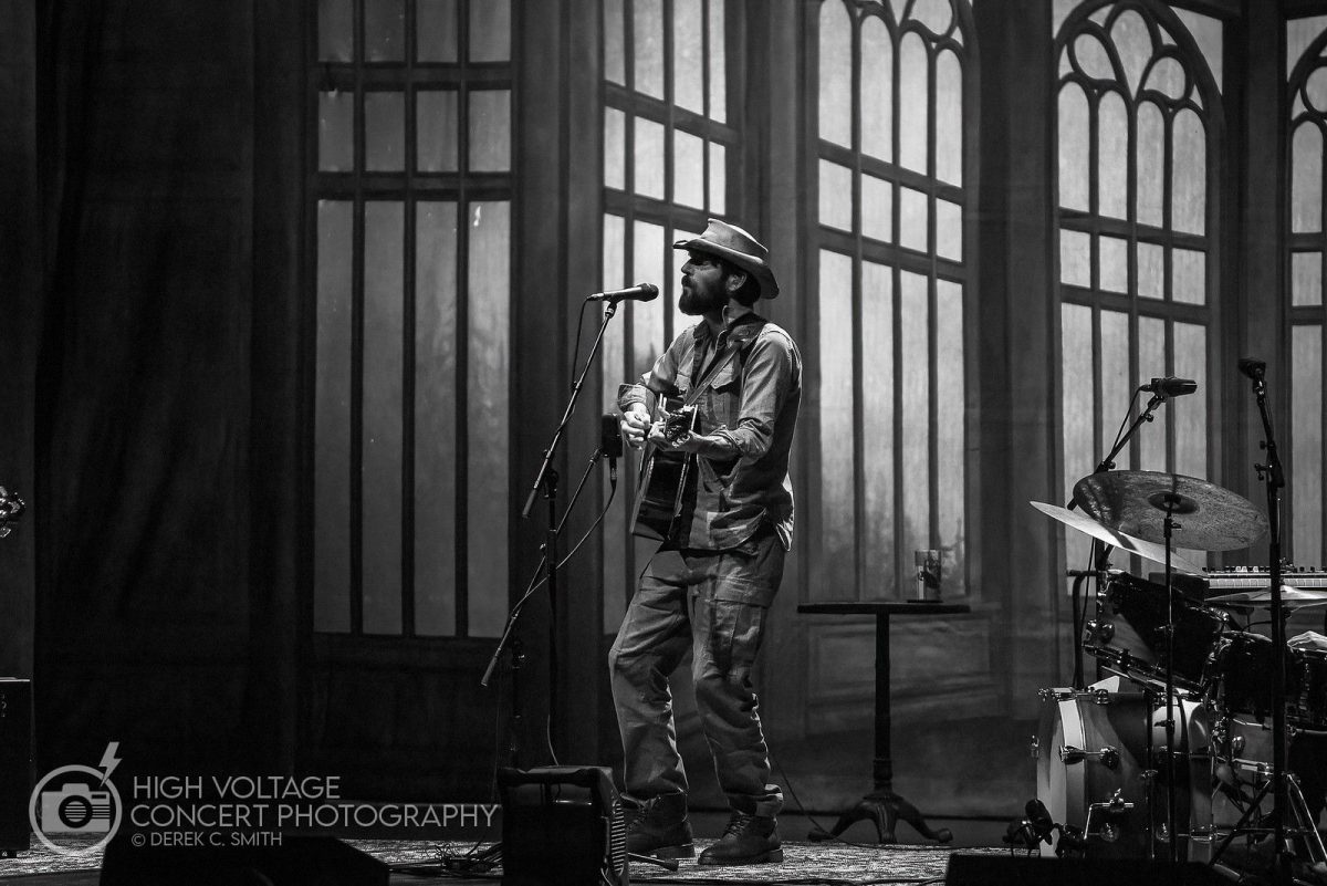 Ray LaMontagne and Kiely Connell Breathe Life Into Chicago Theatre ...