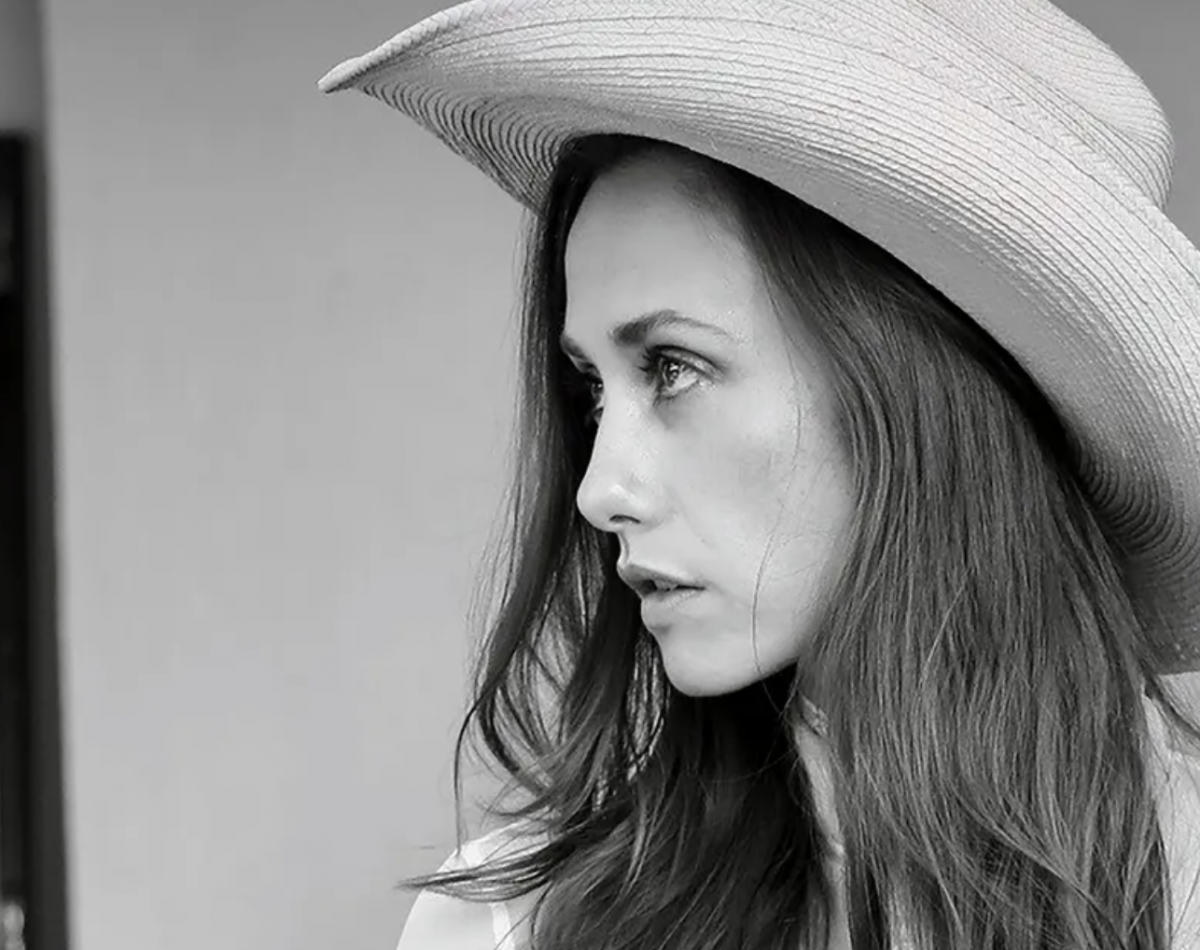 Exclusive: Francesca Brown Premieres True Country Track ‘Wrong To Right ...