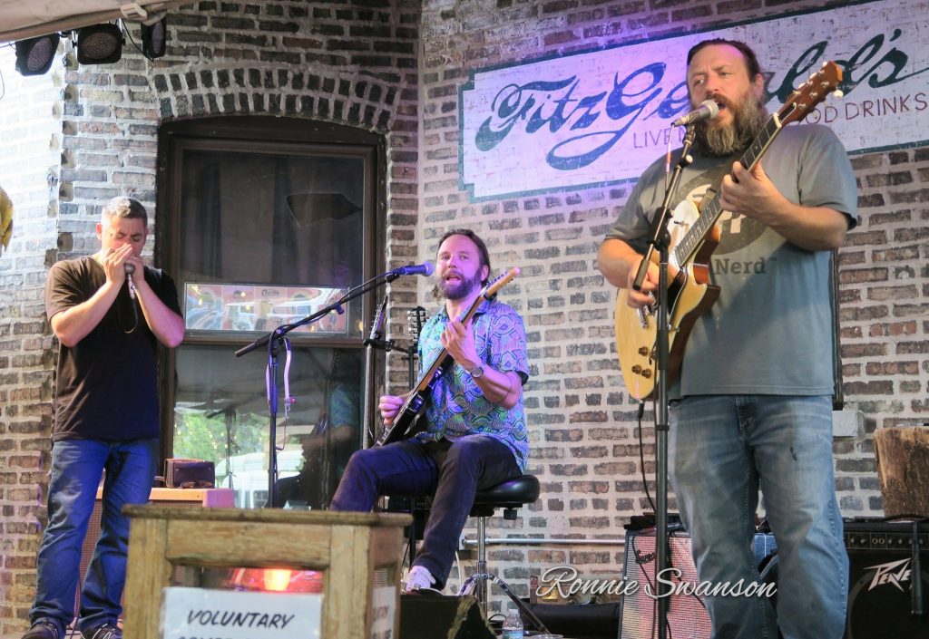 Blues Trio The Dig 3 Share Video for ‘Christmas Coming’ – American ...