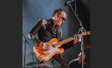 Blues Rocker Joe Bonamassa Makes His Hollywood Bowl Debut – American ...