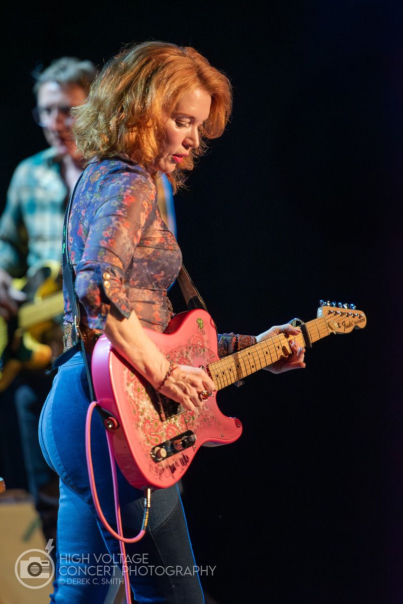Sue Foley Pays Tribute to the Female Pioneers of Guitar During an ...