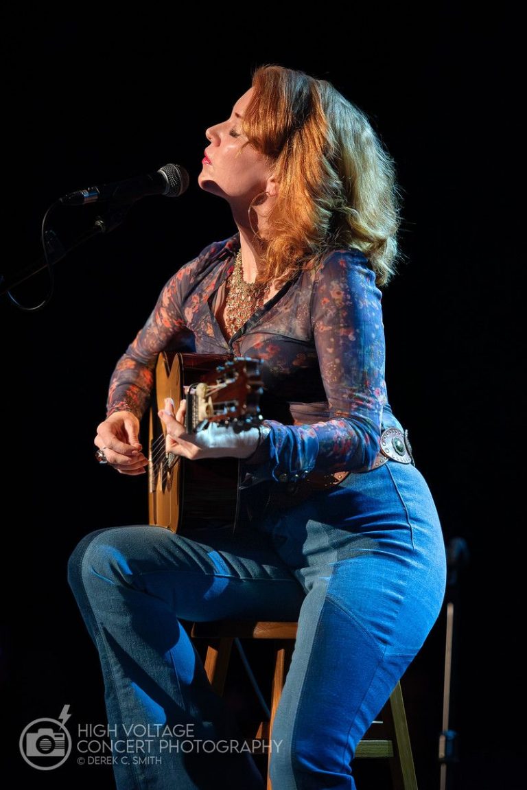 Sue Foley Pays Tribute to the Female Pioneers of Guitar During an ...