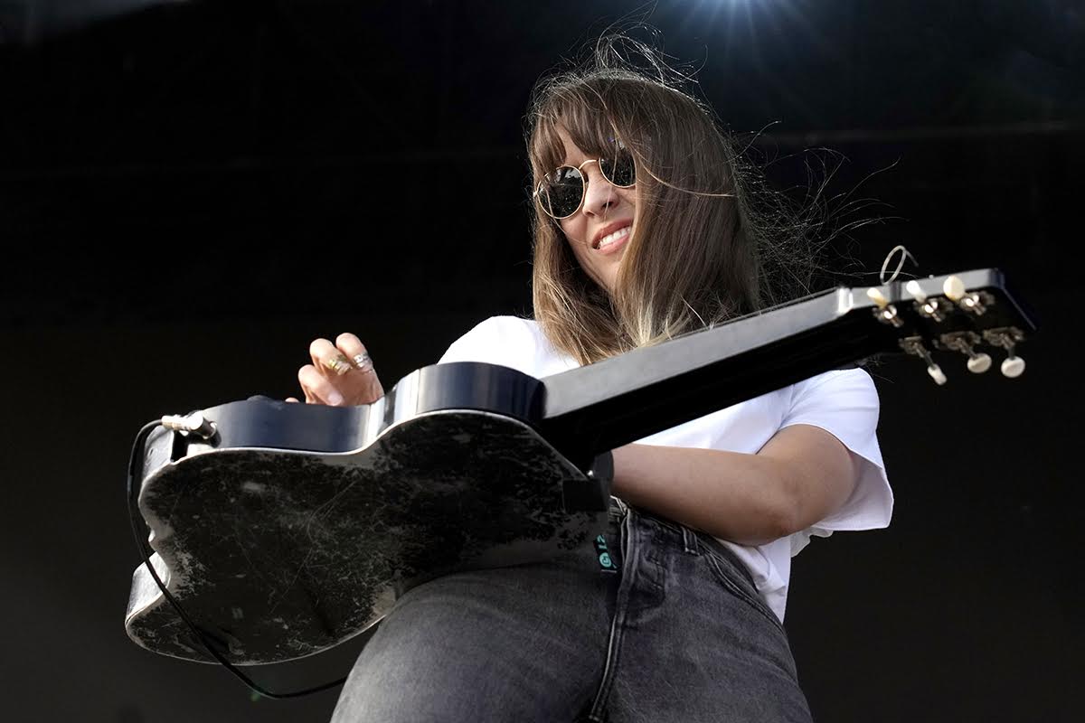 Larkin Poe’s ‘Bloom’ Album Showcases Sister Duo’s Raw Sound, Honest ...