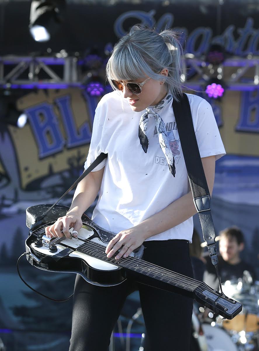 Larkin Poe’s ‘Bloom’ Album Showcases Sister Duo’s Raw Sound, Honest ...