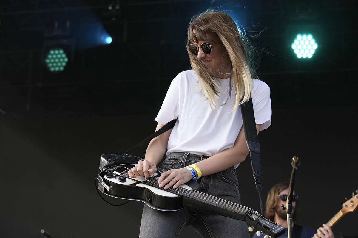 Larkin Poe’s ‘Bloom’ Album Showcases Sister Duo’s Raw Sound, Honest ...