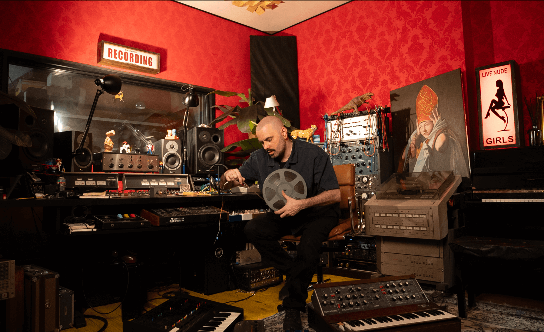 Exclusive Premiere: Luca Sapio’s Single ‘Lil Help’ Unfolds Like a Soul ...